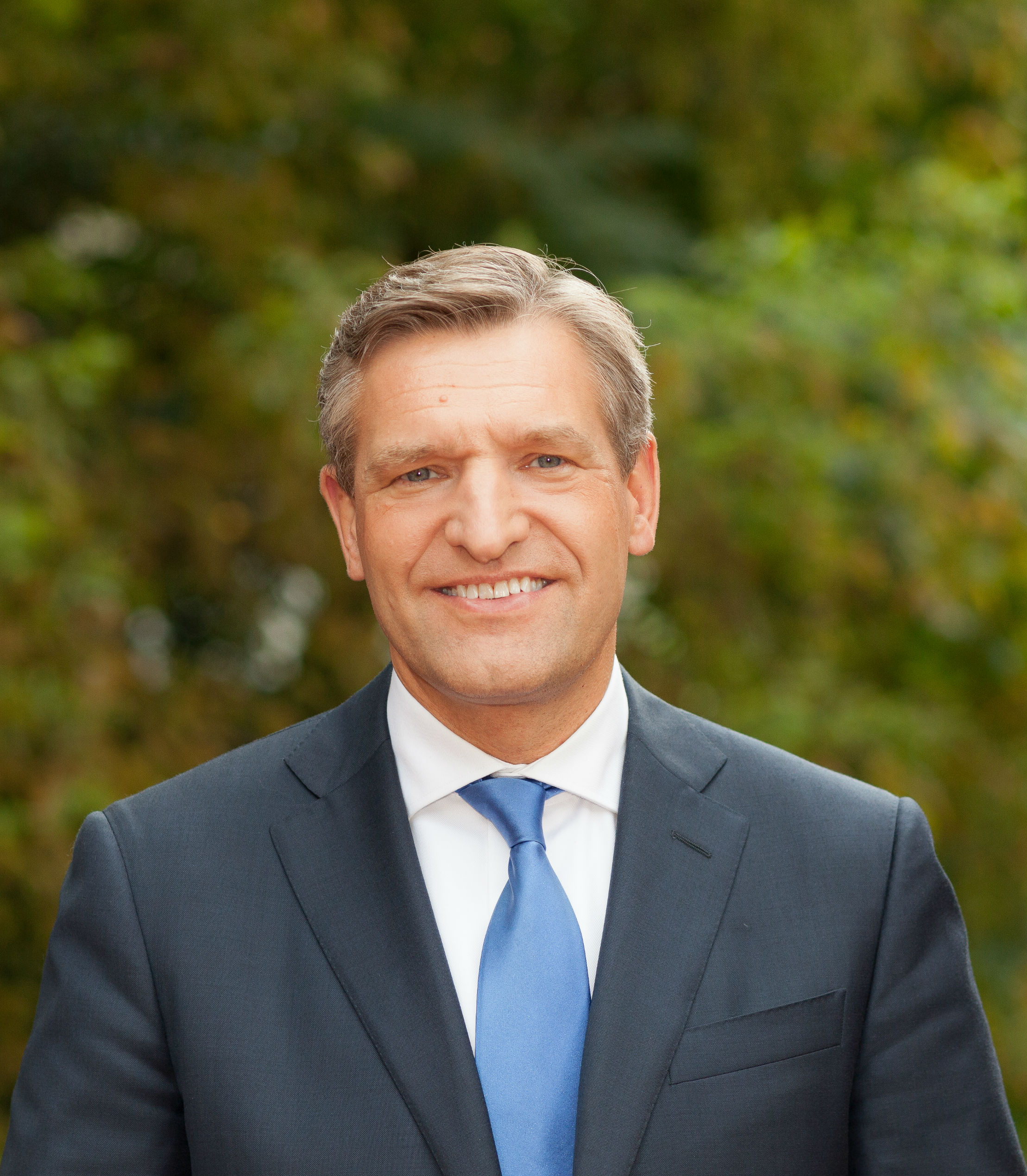 Sybrand Buma spreekt in HJ Schoolezing over 'verwarde tijden' - EW