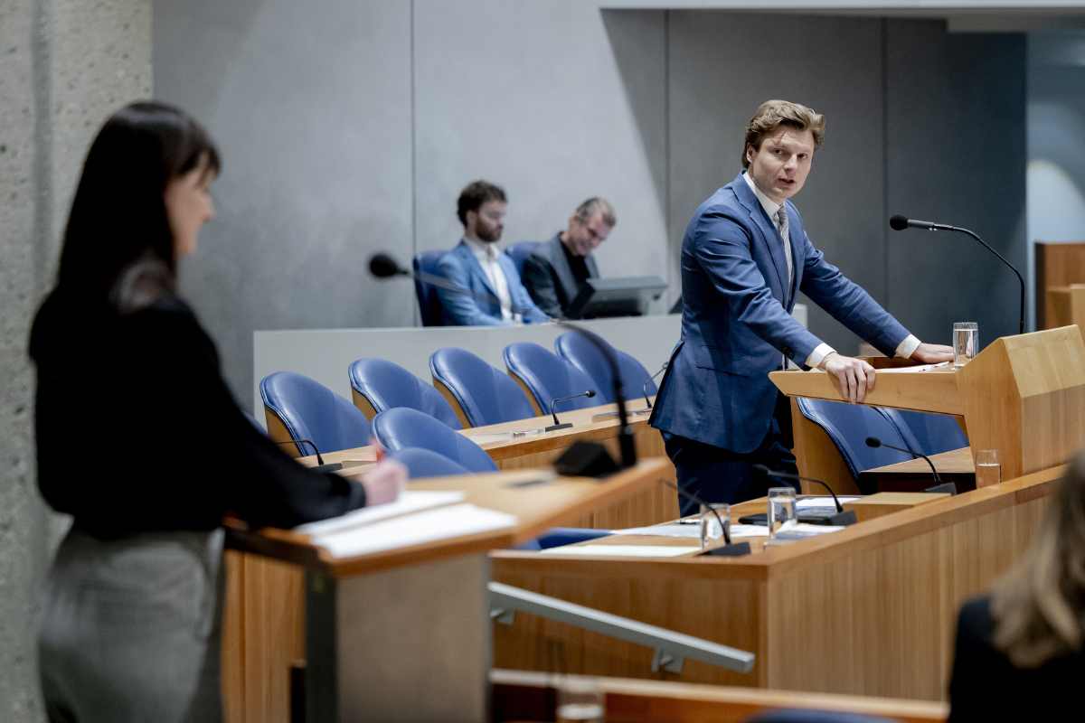 Brekelmans vecht voor onze veiligheid, Kamer hapert - EW